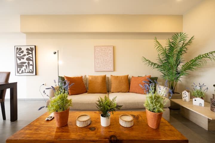 Miraflorestoplocation| Frente A Kennedy | 2br + Ac - Lima