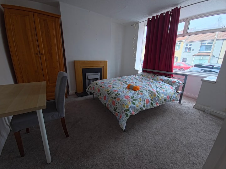 Jusdor Homes 2 In Filton. - Brístol