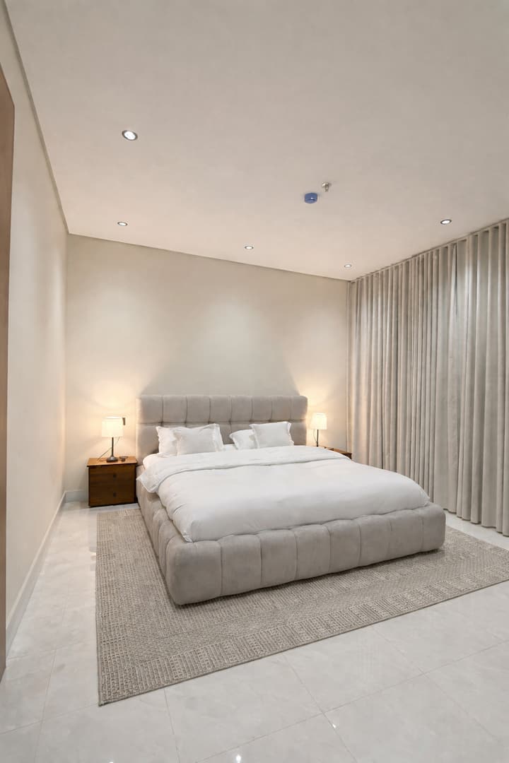 شقة بغرفة نوم وصالة أنيقة + شاشة70 بوصة ودخول ذاتي - Eritrea