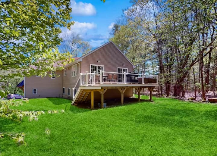 Casa Del Bosco | Private Woodland Retreat By Lake - Granville, MA