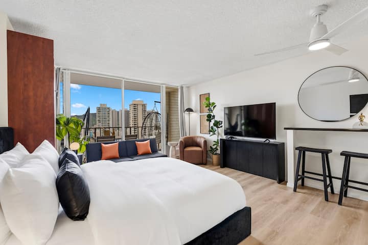 Heo + Parking + Pool + Wd + Sleep Up To 3 Guests! - Honolulu, HI
