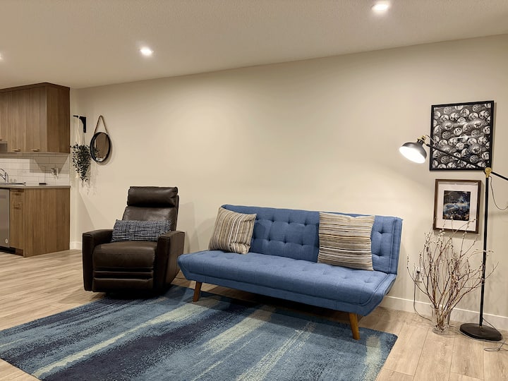 Cozy Furnished 1br Near South Health Campus - Calgary