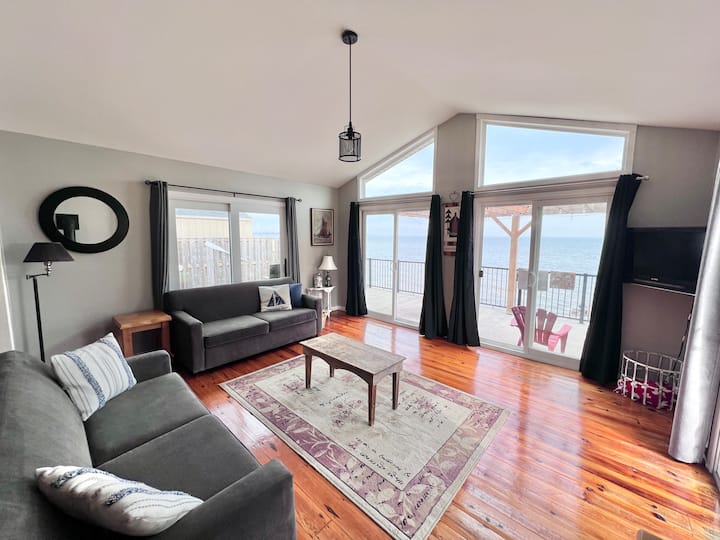 Lakefront Family Cottage In Lowbanks With Beach - Lake Erie, PA