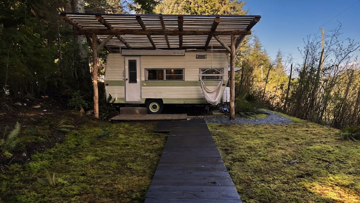 Ocean View Vintage Trailer In Private Forest Grove - Vancouver Island