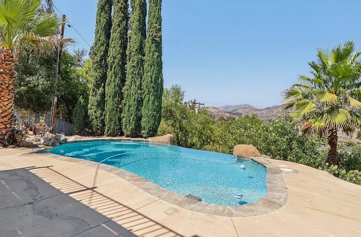 Adu With Pool & View - Santee, CA