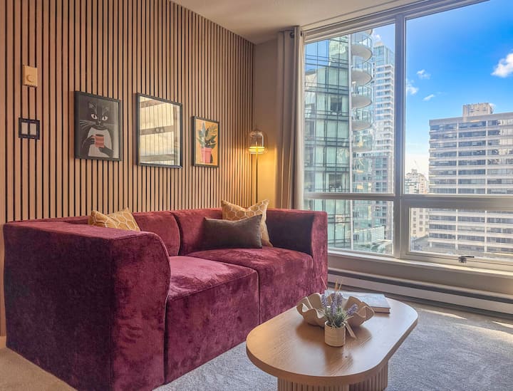 King Bed |3min To Convention |Office |Parking - Vancouver