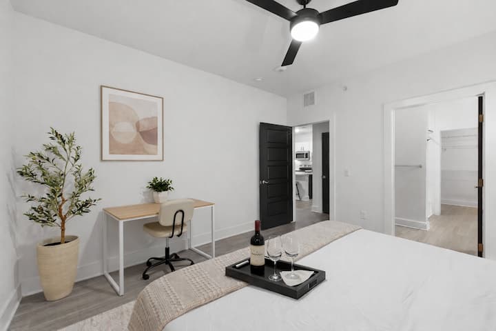 Aurelia Living | Modern 1br With Pool, Gym & Wi-fi - Frisco, TX