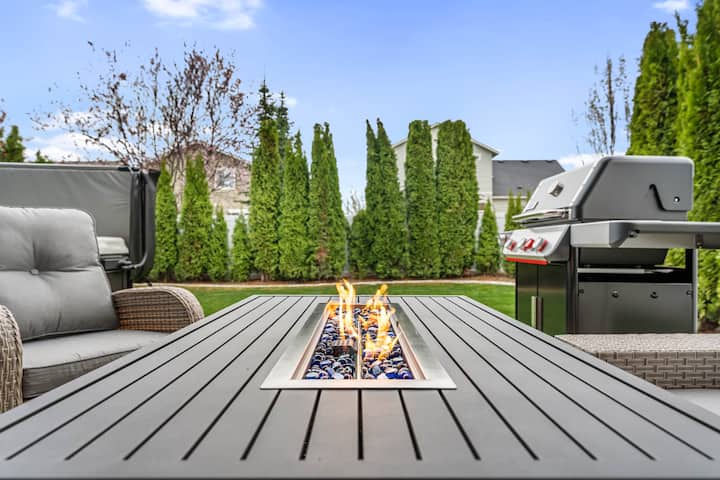 Sorbonne Stay | Hot Tub + Fire Pit | Central Cda - Coeur d'Alene, ID