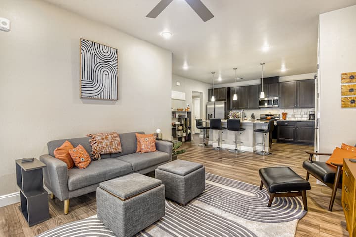 Contemporary Parker Condo | Trails & City - Parker, CO