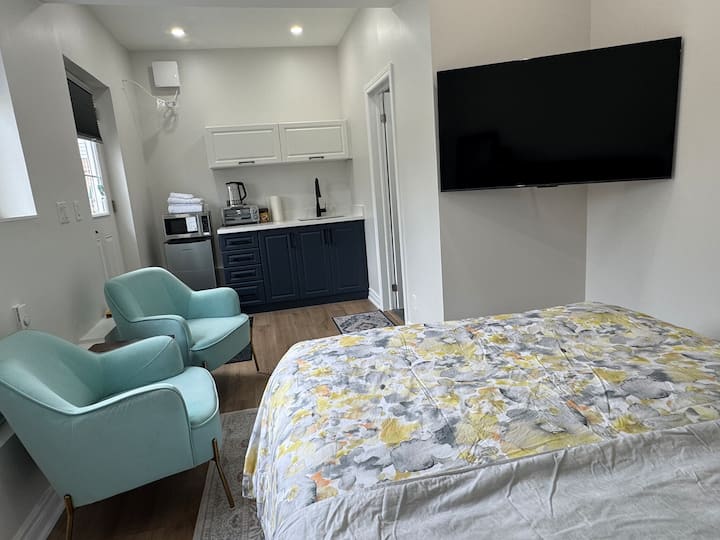 Home Away From Home! - Pickering