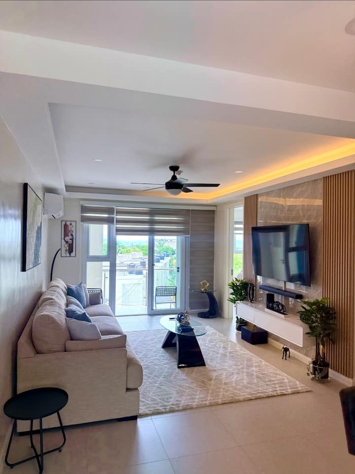 Gated 24/7 Security Heart Of Kingston Luxe Condo - Kingston