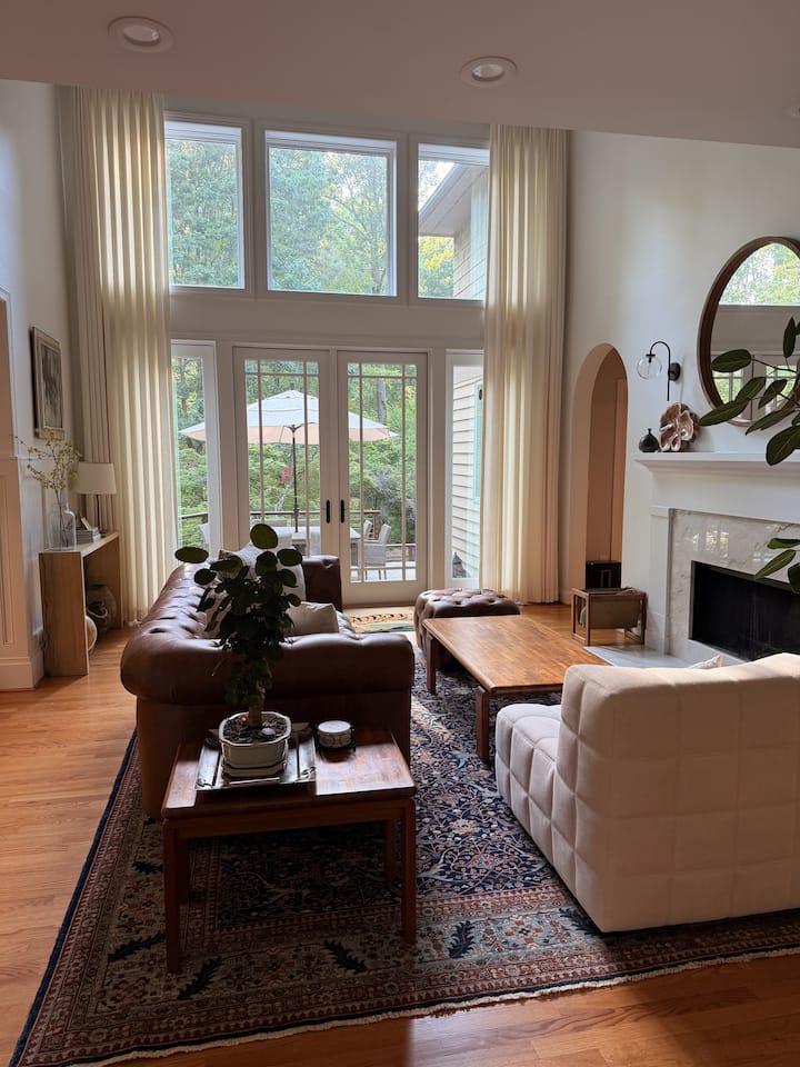 Stunning Family Home — Perfect For Grad Weekend! - 教堂山