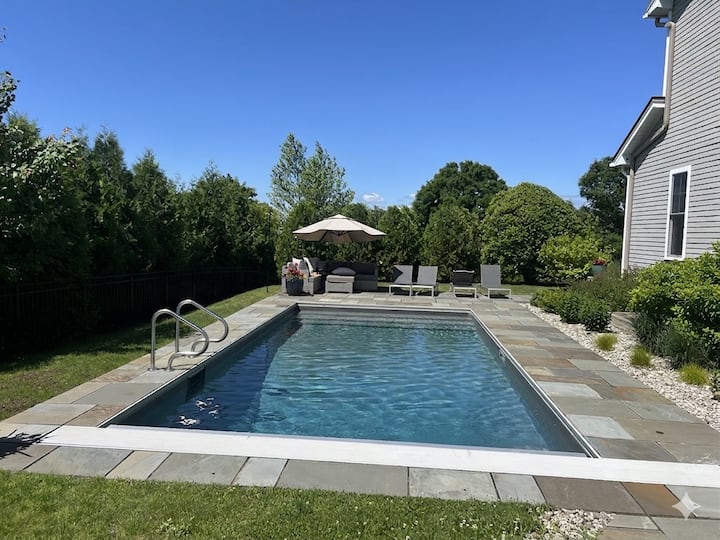 Beautiful Home With Pool On Premier Golf Course. - Shelburne, VT