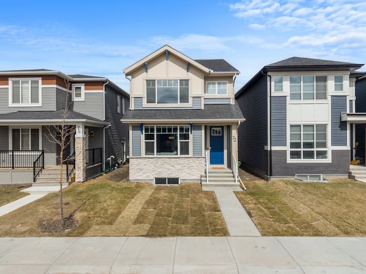 Corner Glen Retreat | 6br | Ac | 12 Guests - Calgary