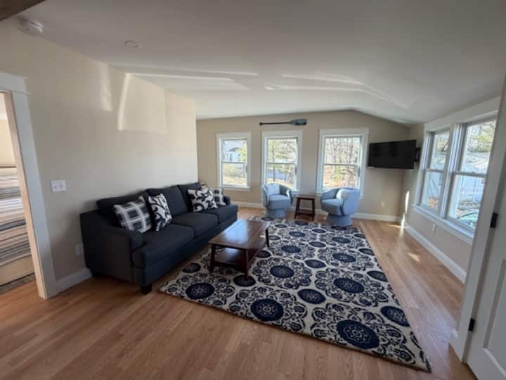 Loveable Cottage ~ Walk To Beach & Downtown ! - 오겅키트