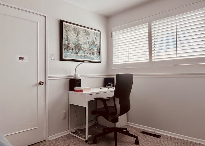 近地铁站的安静舒适房间 - Toronto