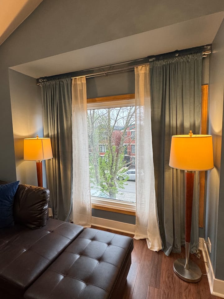 10 Min To Downtown | 3br 2ba Spacious Home - Pulaski Park - Chicago