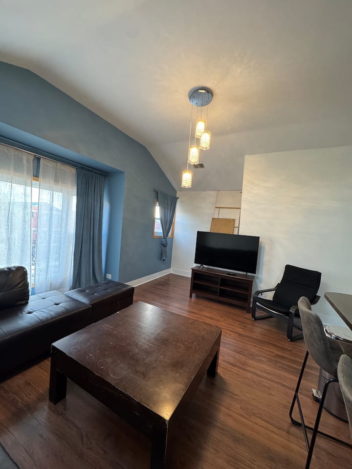 10 Min To Downtown | 3br 2ba Spacious Home - New City - Chicago