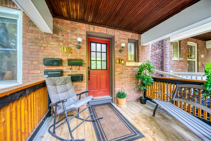 Trendy Dixon Toronto Escape | Close To The Beach - Toronto