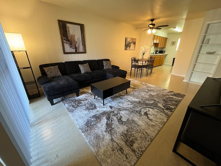 The Harlingen Hideaway - Harlingen, TX