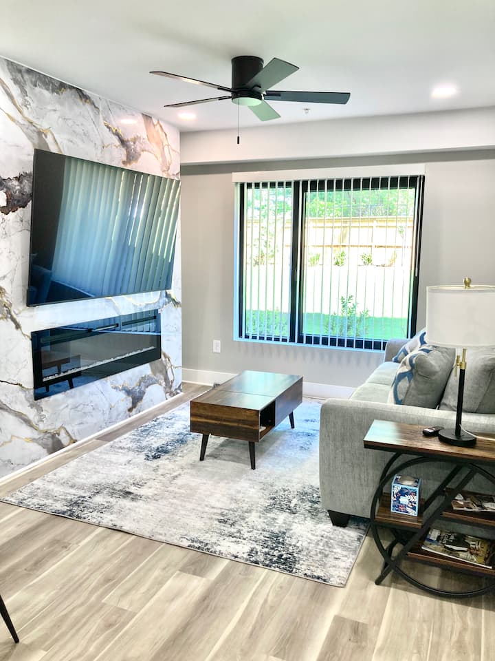 Luxury Stay Near Emory & Cdc | Pet-friendly - Stone Mountain, GA