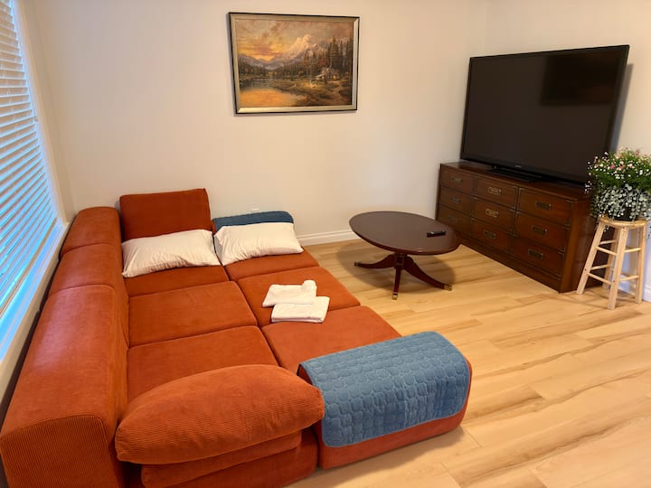 Around 900 Sqft Home At Bear Mountain, Victoria - Vancouver Island