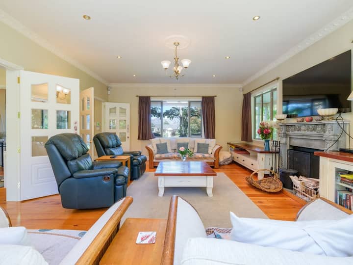 Peaceful Retreat | Spa Pool & Stunning Gardens! - Hanmer Springs