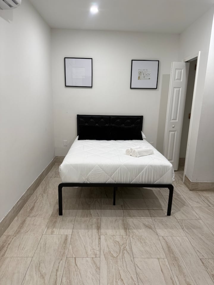 Studio Calle 8
Tiene Servicio De Transporte - Miami