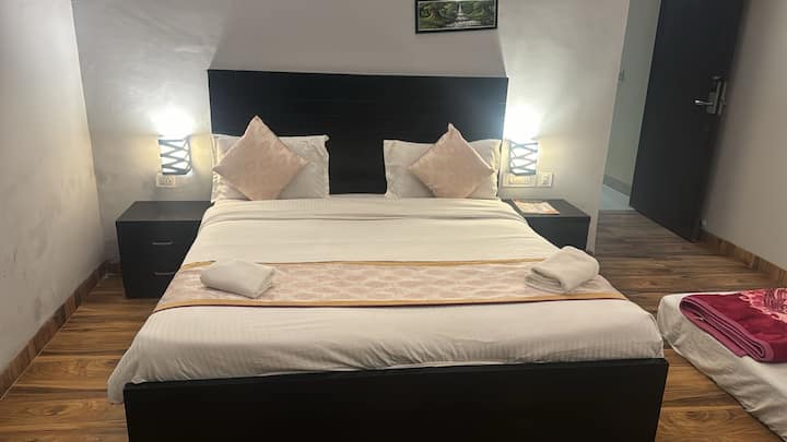 Amber Suites At Omex Enternity - Vrindavan