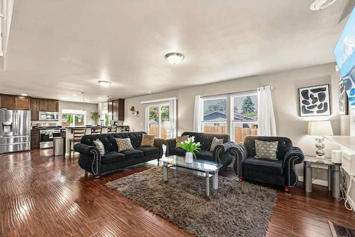 Tc1: Safe Neighborhood, Fenced - Tacoma, WA
