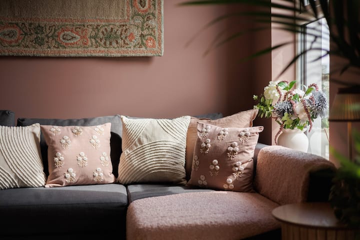 Upper Eastside - Xl Bed, Balcony, Close Cafes/bars - Belfast