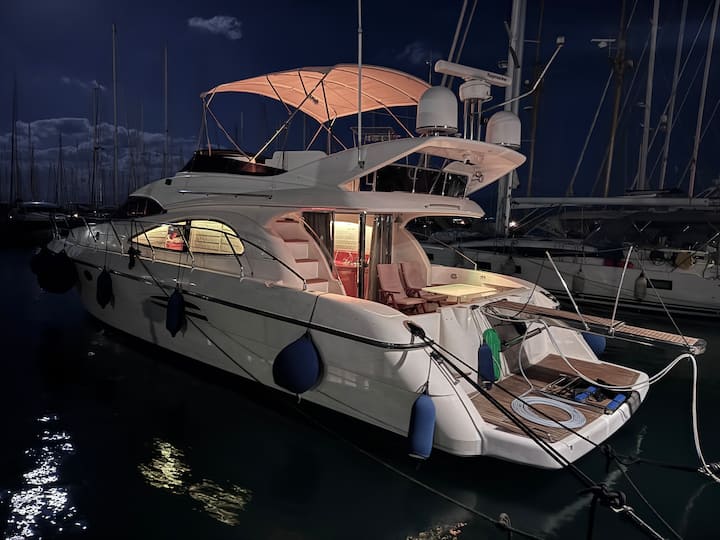 Moderne 17 Meter Motoryacht / Hafen Agios Nikolaos - Crete