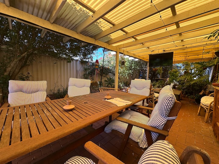 3 Bedroom Family Home In Willagee With Parking - Coogee