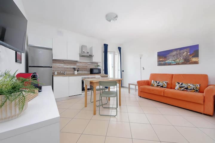 Bright Apt | Fco 5 Min | Sleeps 6 | Free Parking - Fiumicino