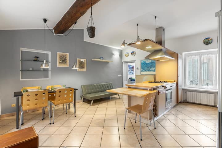 [250 M Du Centre - Gare] Loft Avec Wi-fi & A/c - Piacenza