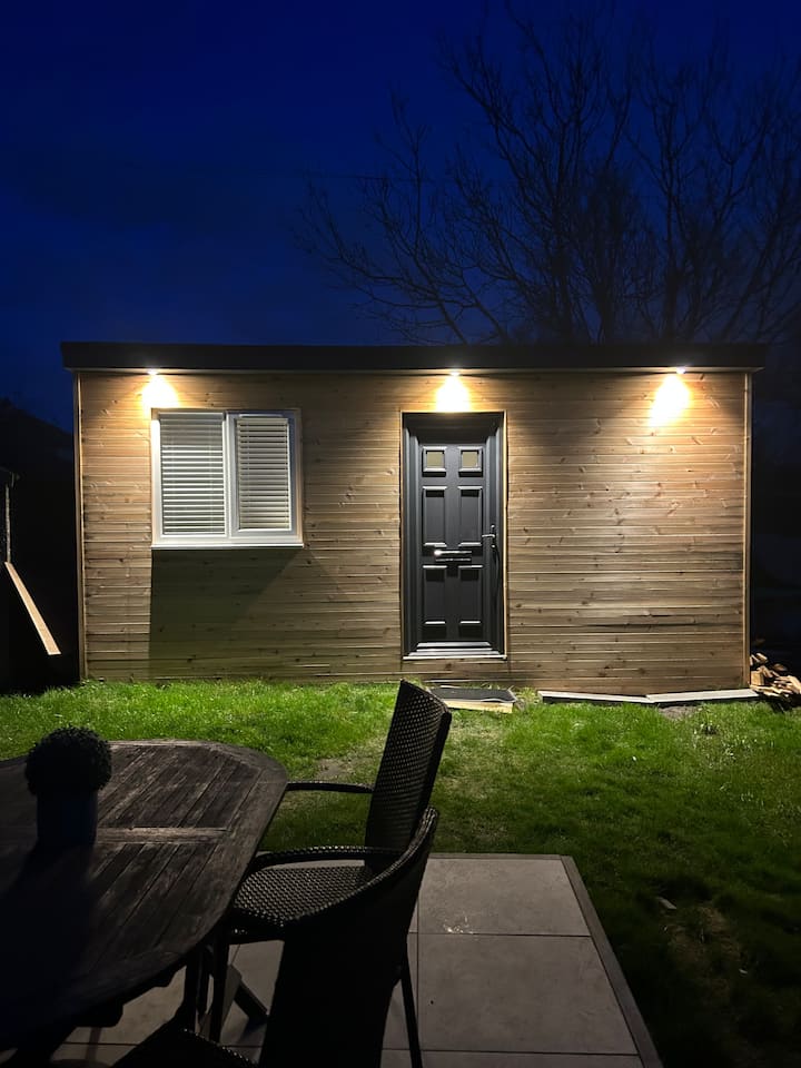 Nicky,s Wendy House - Edinburgh