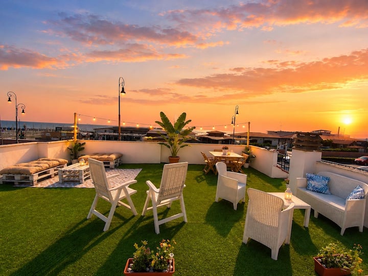 Beachfront Villa In Fiumicino, Terrace & Sunset - Fiumicino