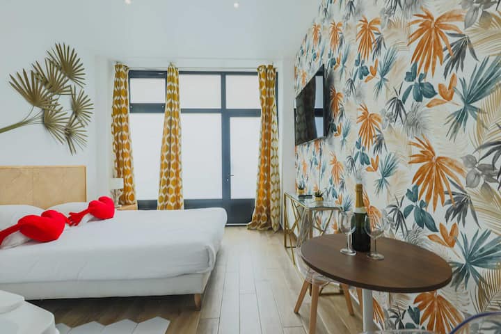 Studio D'exception  - 2p -  Moulin Rouge - Levallois-Perret