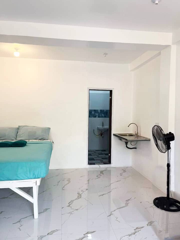 Spacious Studio, Ac, Kitchenette, Central Location - Coron