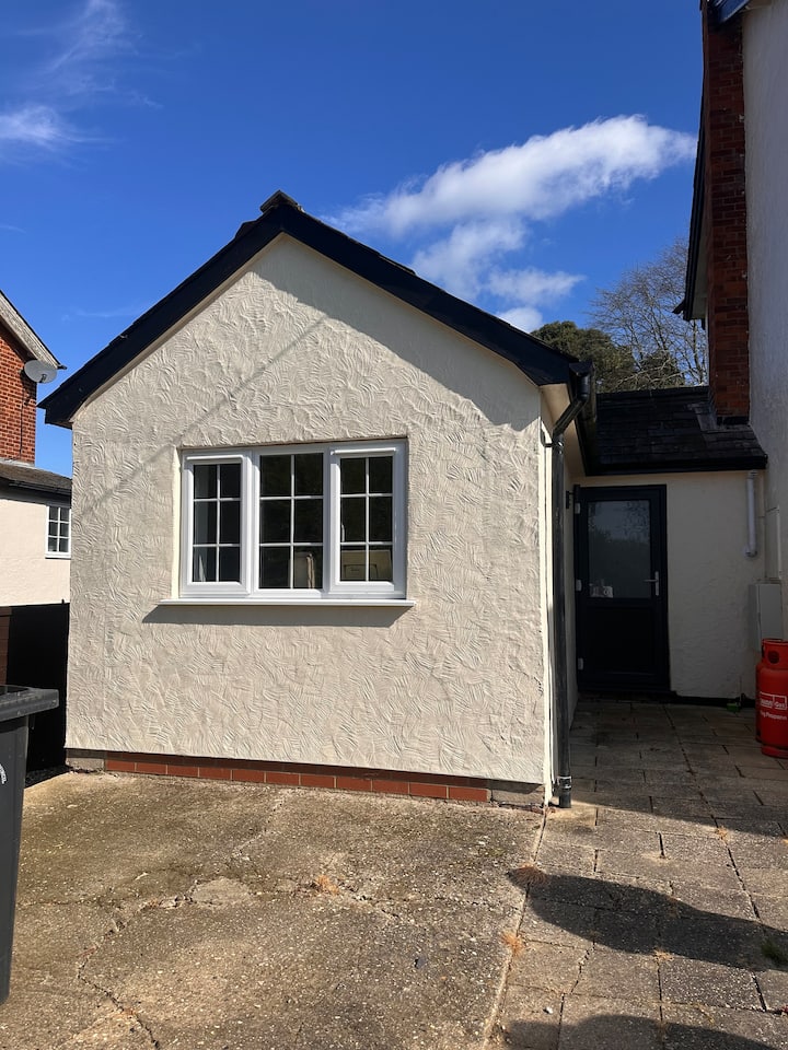 Dalforth Annex - Thaxted Barn Collection - London Stansted Airport (STN)