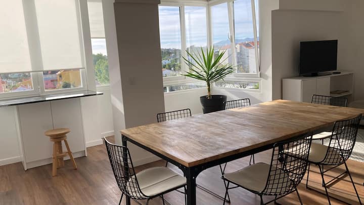 Apartamento Moderno, Vista Mar, Perto Da Praia. - Estoril