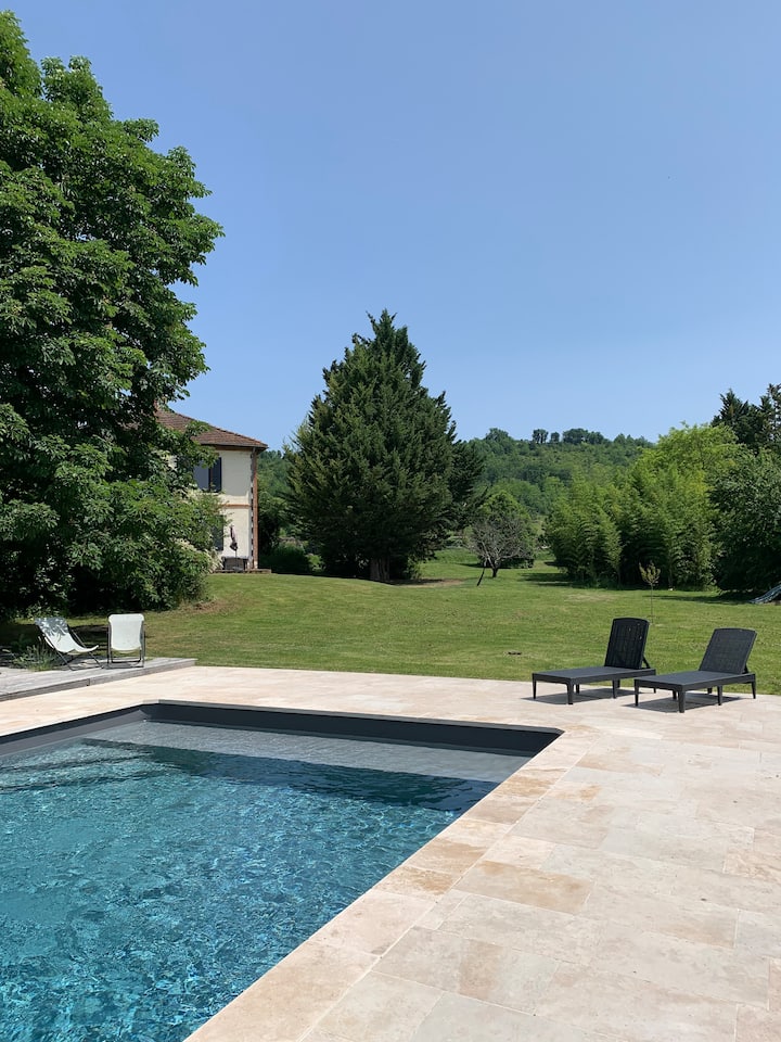 Gite 4 Chambres Avec Piscine - France