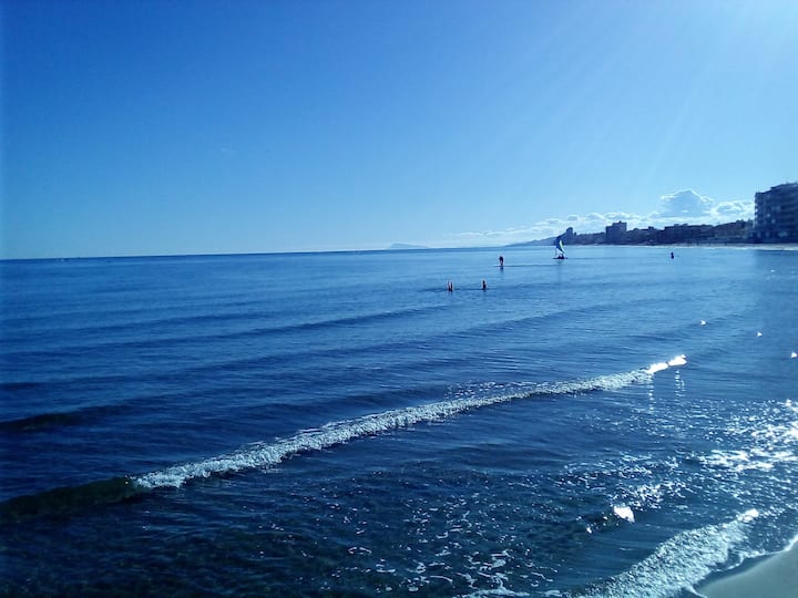 Disfruta De Tus Vacaciones En La Playa - El Perellonet