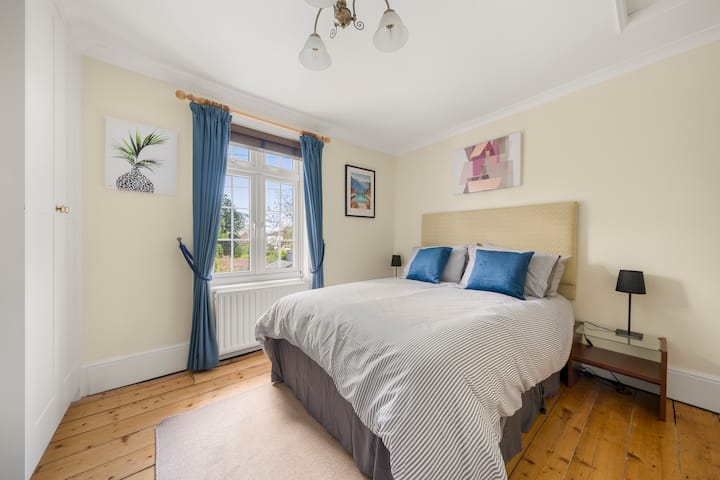 The Ditton Retreat | Sleeps 6 | Dog Friendly - Thames Ditton