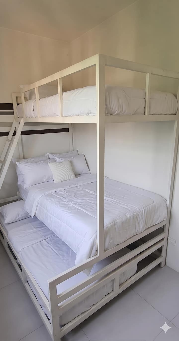 Spacious Central Calasiao Room | 5pax W/ Parking - Dagupan