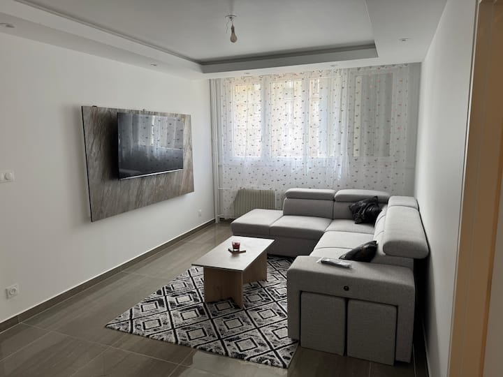 Appartement éQuipé Situé Premier éTage Ascenseur - Montargis