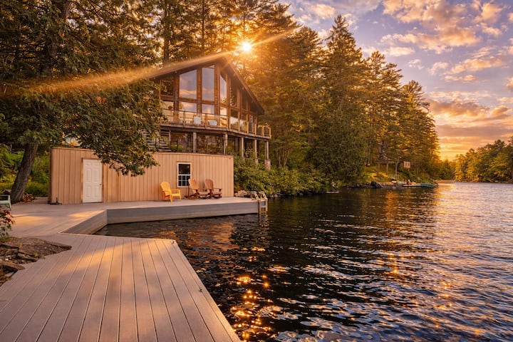 Luxury Muskoka Waterfront Cottage - Muskoka District Municipality