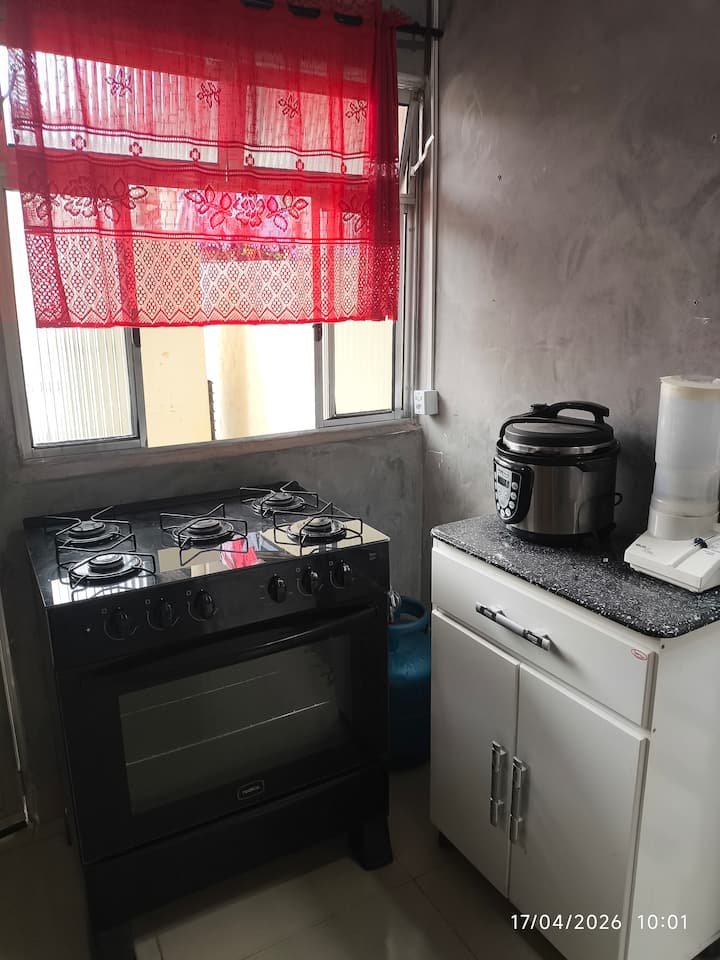 Quitinete Confortável Em óTima Localização. - Resende