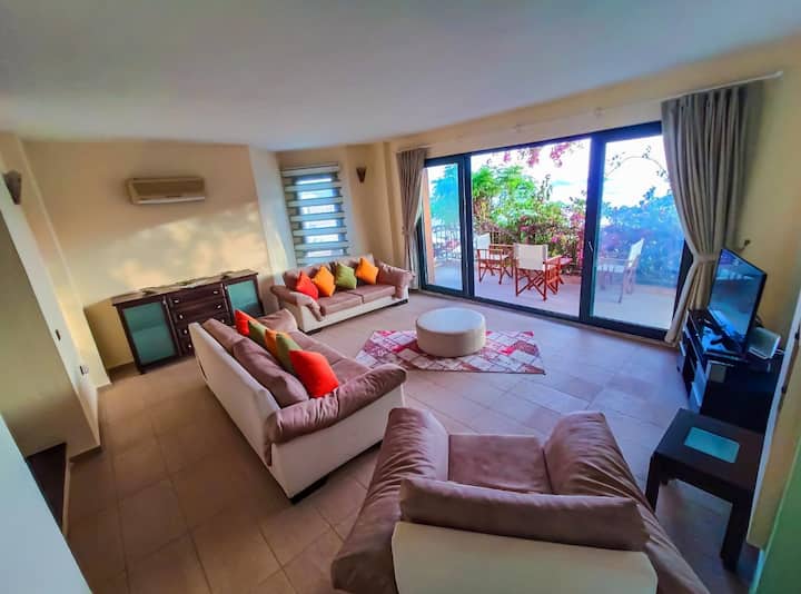 Kızıltaş Mevkiinde Deniz Manzaralı 8 Kişilik Villa - Kalkan