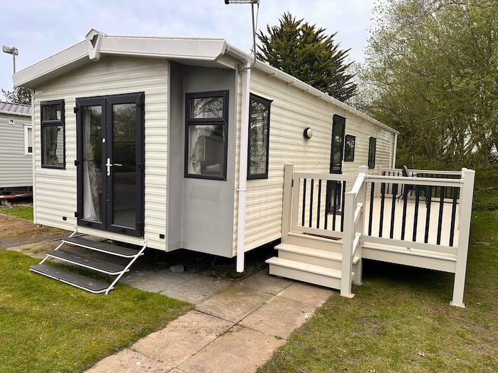 Sylvia's Sunrise - Home From Home - Skegness